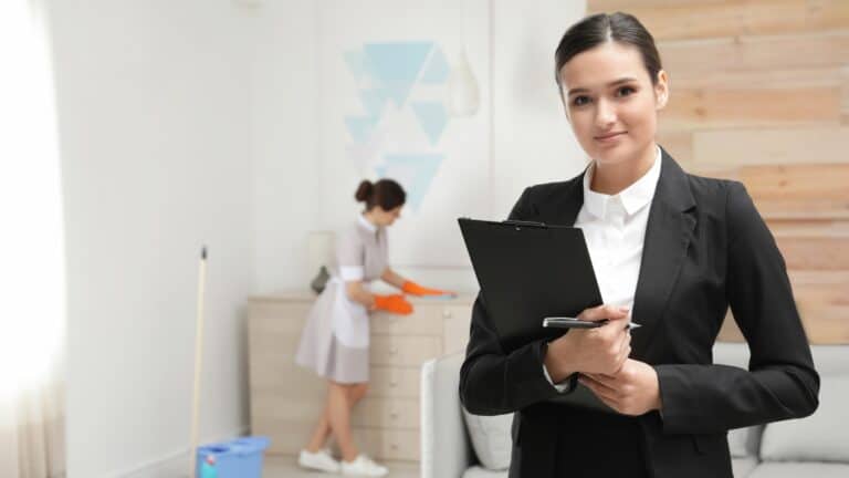 Apa Itu Service Charge dan Bagaimana Cara Kerjanya?